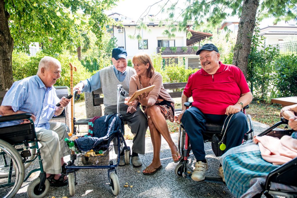 How to Hold a Successful Seniors Program with Robots and Tech Gadgets