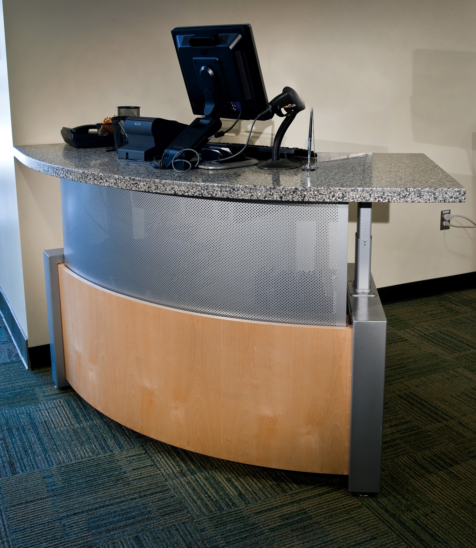 San José, Pearl Avenue Branch, CA - http://demcointeriors.com