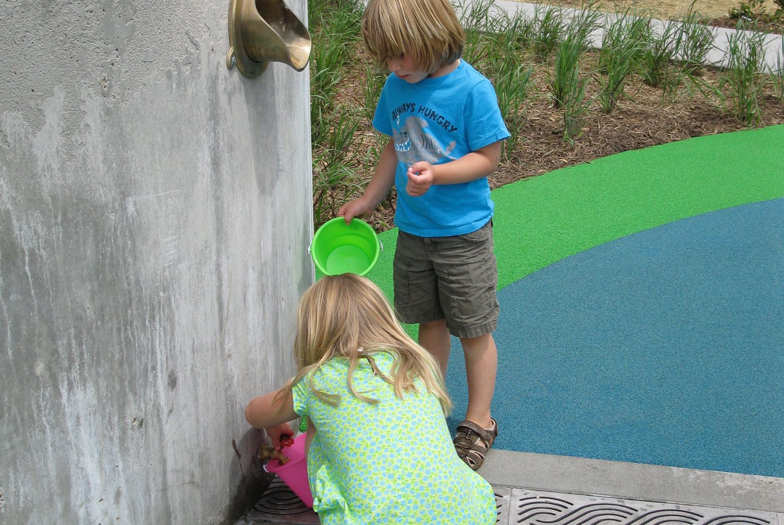 Why Outdoor Spaces are Essential for Libraries